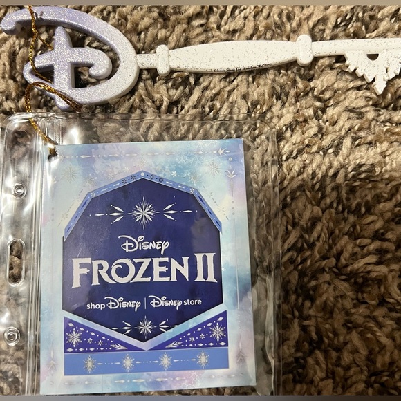 Disney | Other | Disney Store Snow Queen Key Europe Uk Exclusive Frozen ...